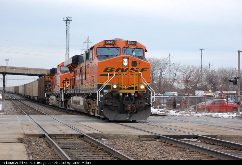 BNSF 6045 & 5922